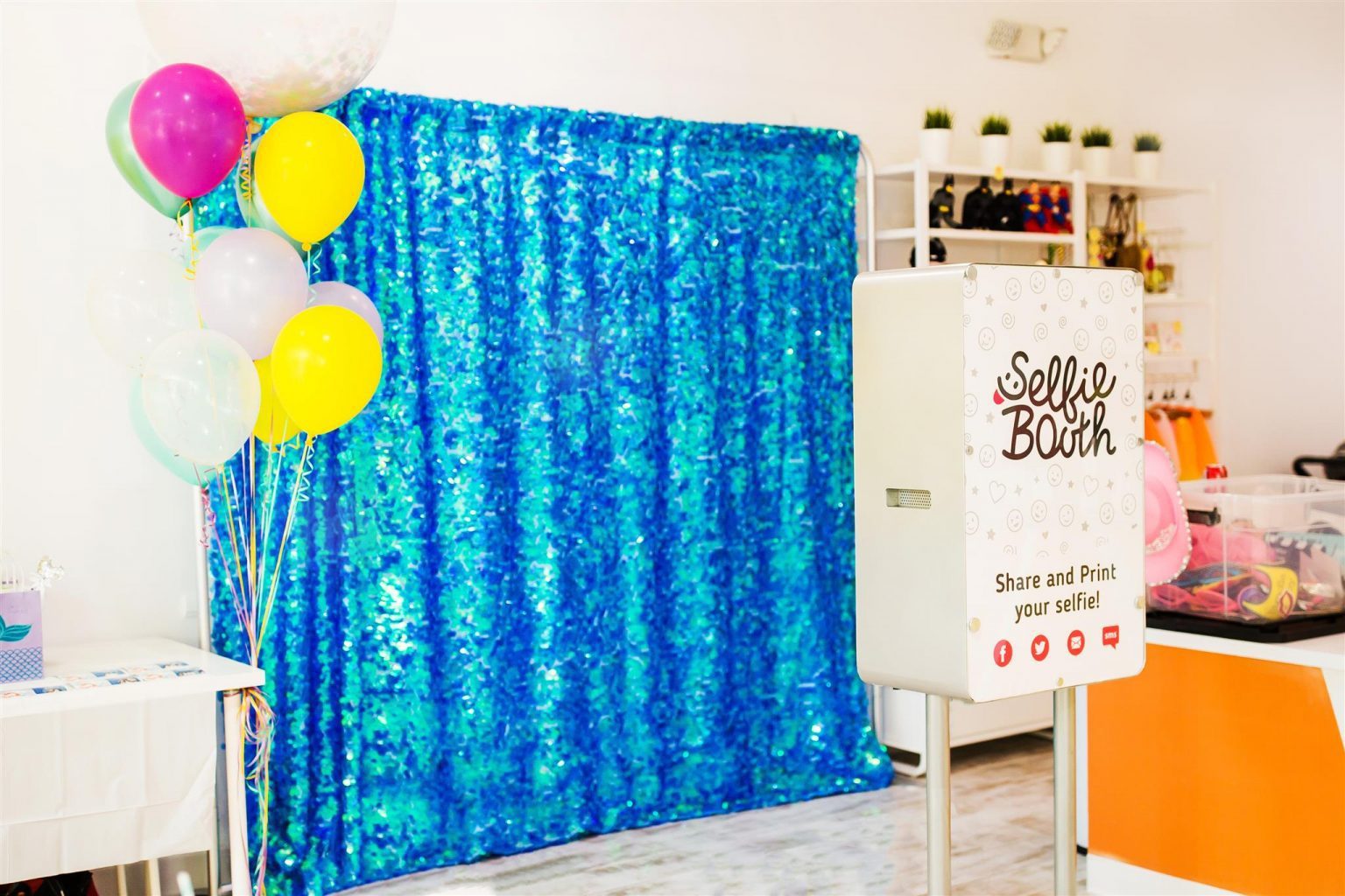 How Much Does a Photobooth Cost? A Simple Breakdown ⋆ Selfie Booth